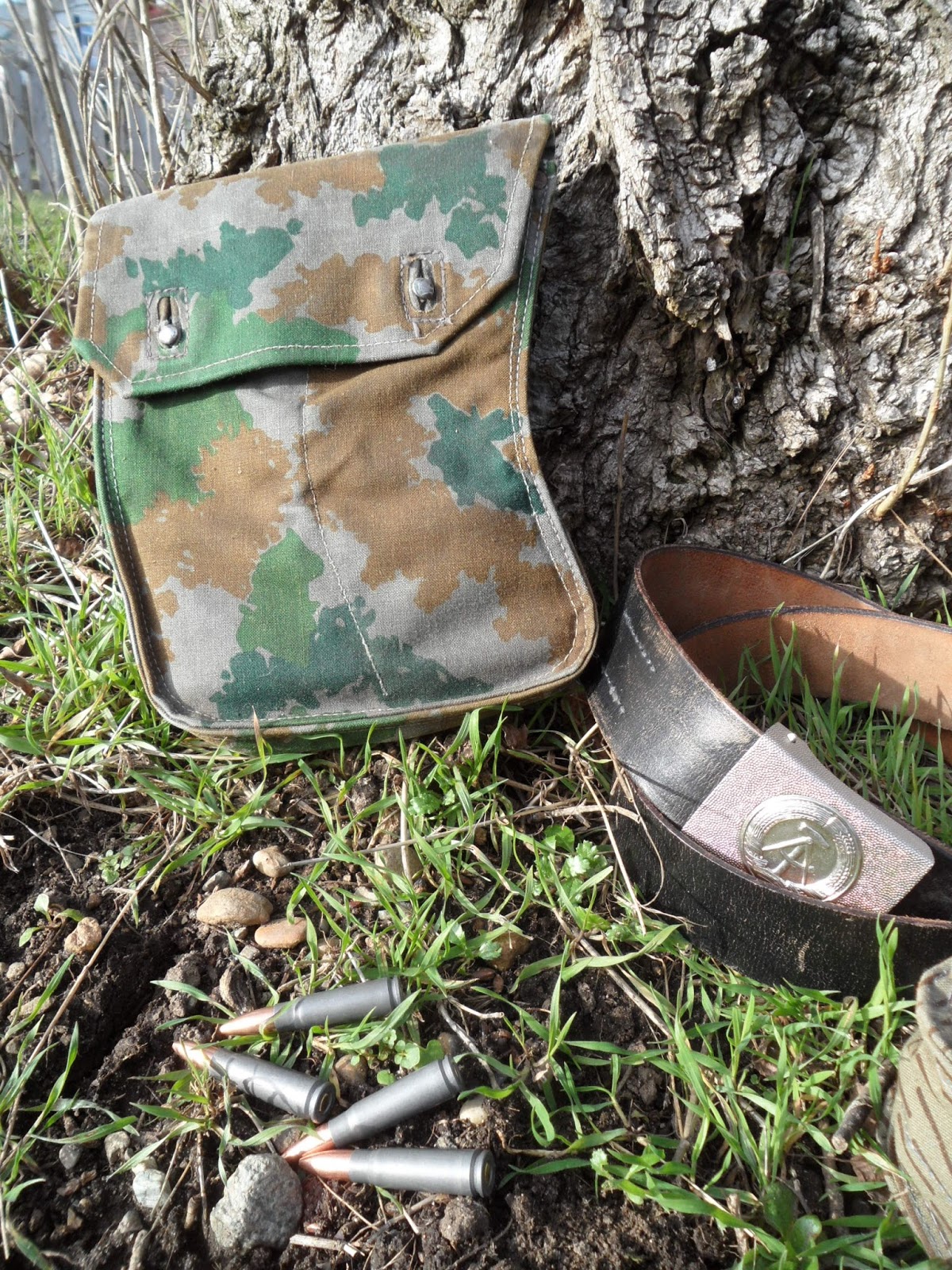 Four Bees: East German, NVA, AK47 (Mpi) Double Magazine Ammo Pouch ...