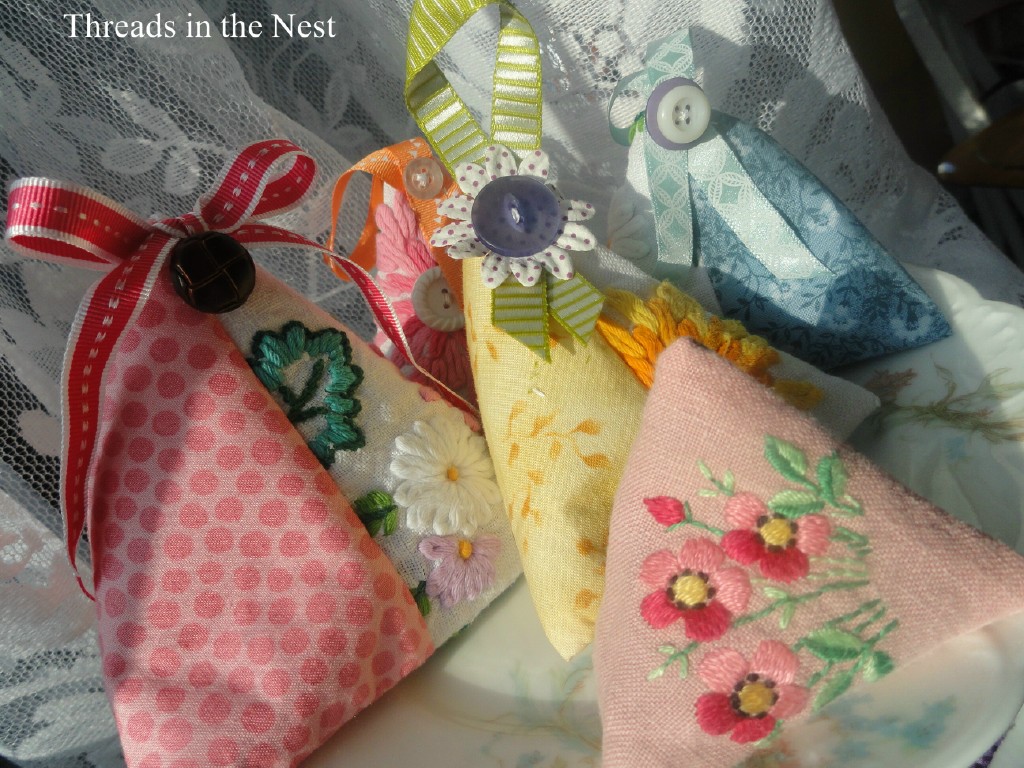 Threads in the Nest: Salvaged Linen Sachet Tutorial