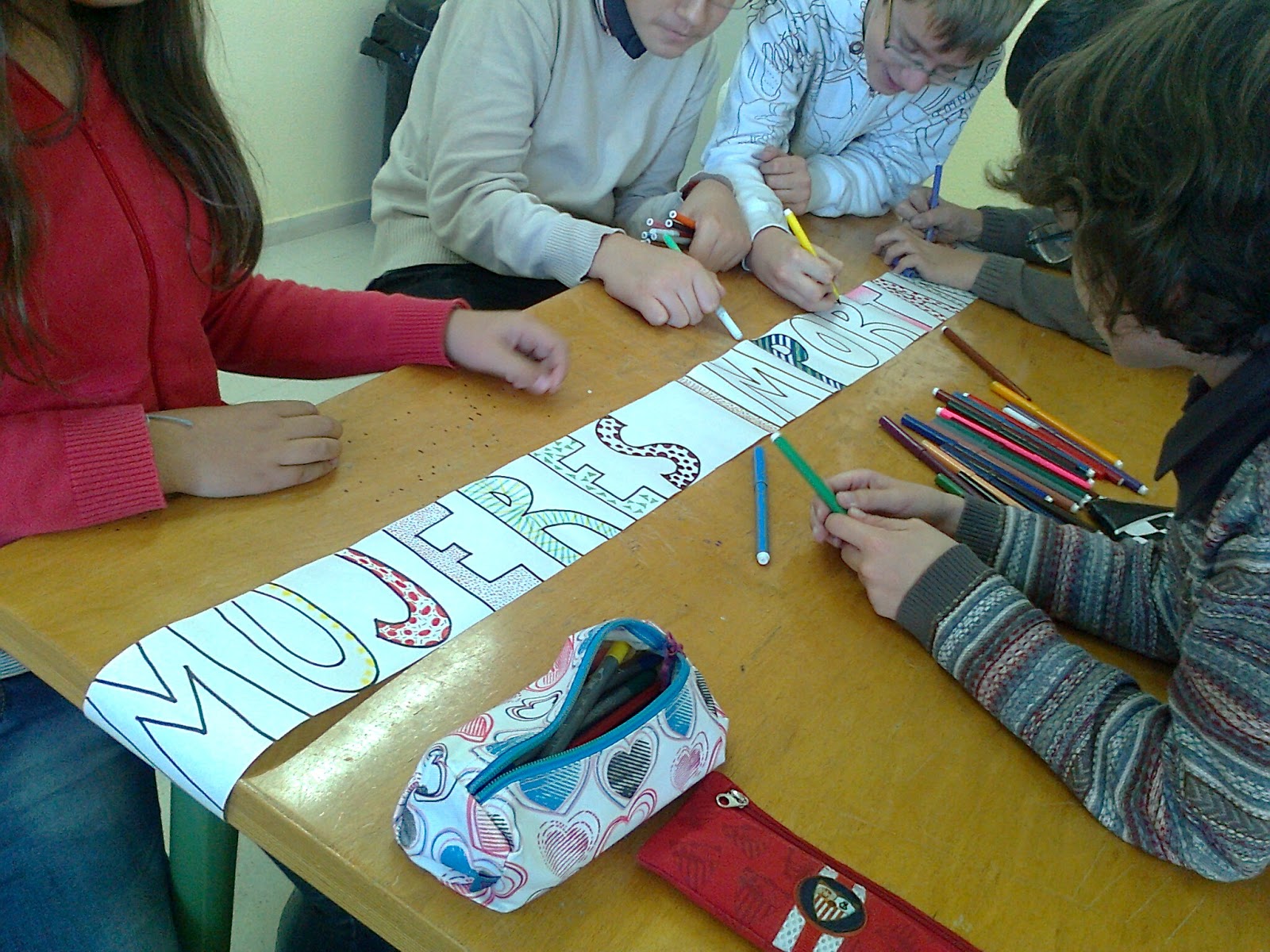 PLÁSTICA EN EL VALLE: Rotulando a todo color