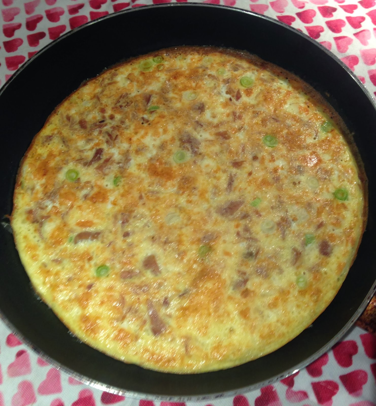THIS LITTLE PIGGY LOVES FOOD!: TUNA & FETA FRITTATA
