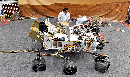 HUMANIDAD Y COSMOS: EL CURIOSITY TRANSMITIÓ SUS PRIMERAS IMÁGENES DE MARTE