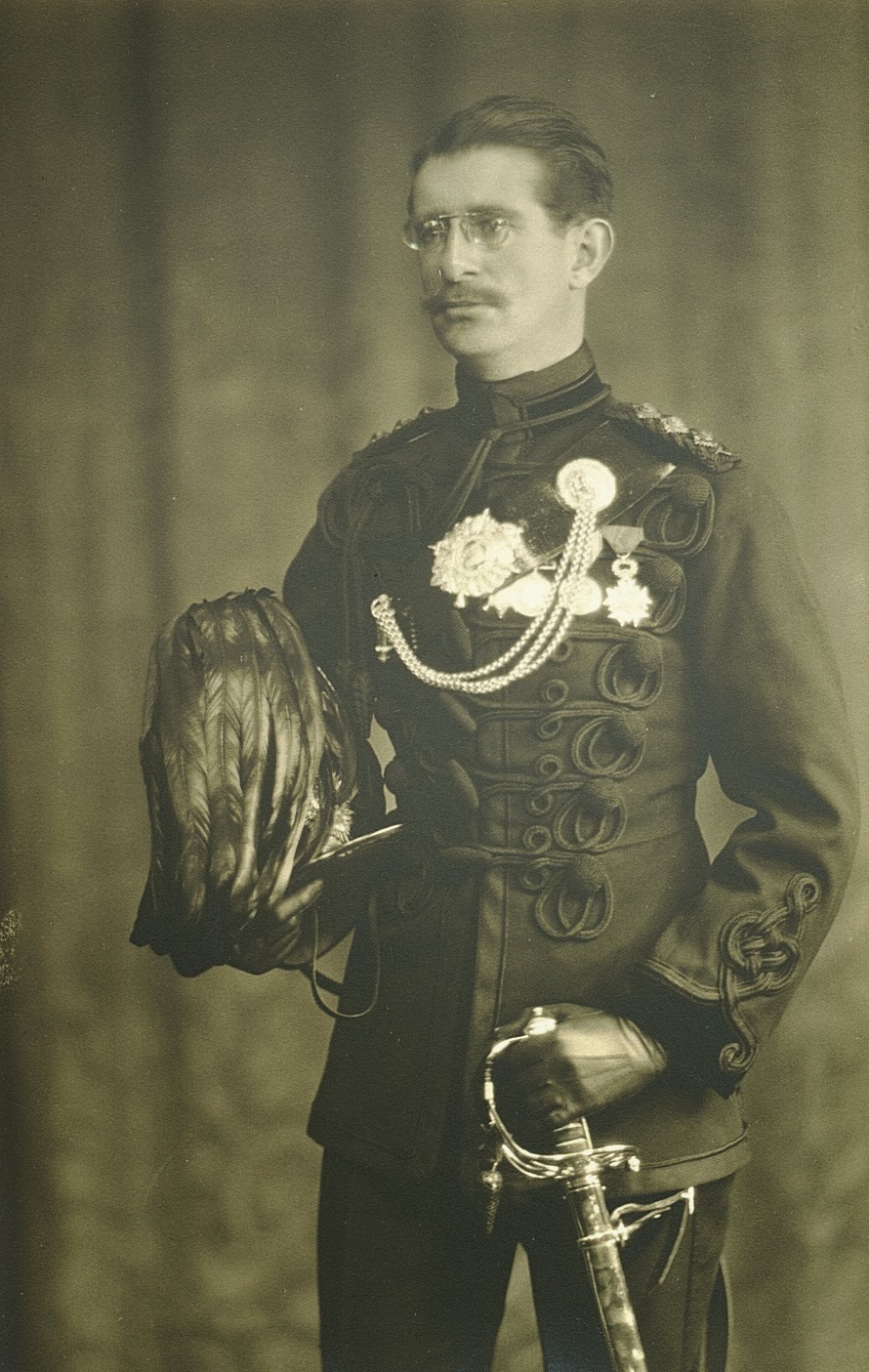 Canary Island in history: 1915. Arthur Cólogan Bignold is imprisoned in ...