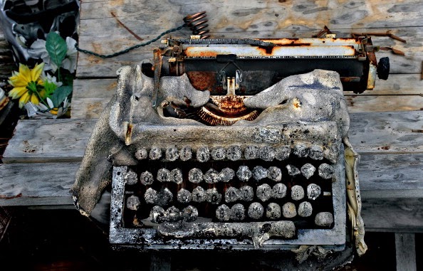 oz.Typewriter: Detroit's Typewriters Are Burning