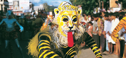 WINDOW OF KNOWLEDGE: PULIKALI IS A COLOURFUL FOLK ART