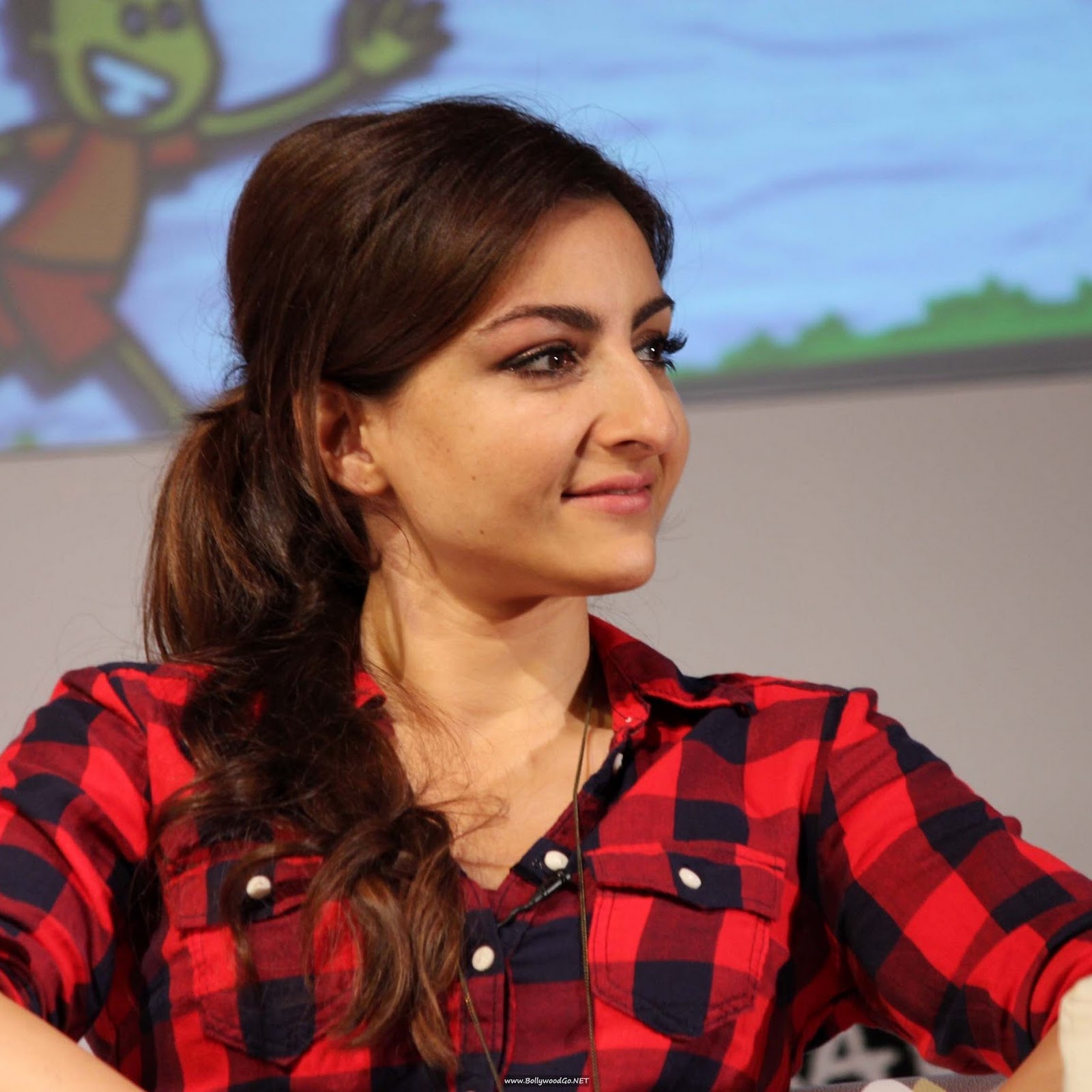 Soha Ali Khan at Follow Your Heart Photos Session with Students ...