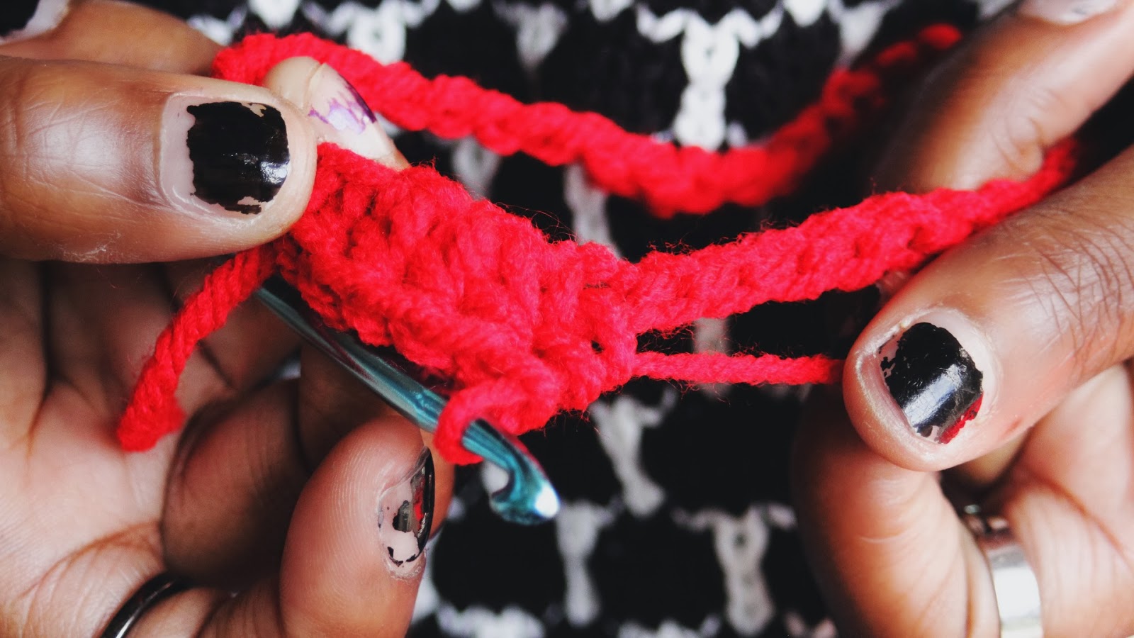 the dream crochet blog.: DIY: Crochet Bow Hand Muffs
