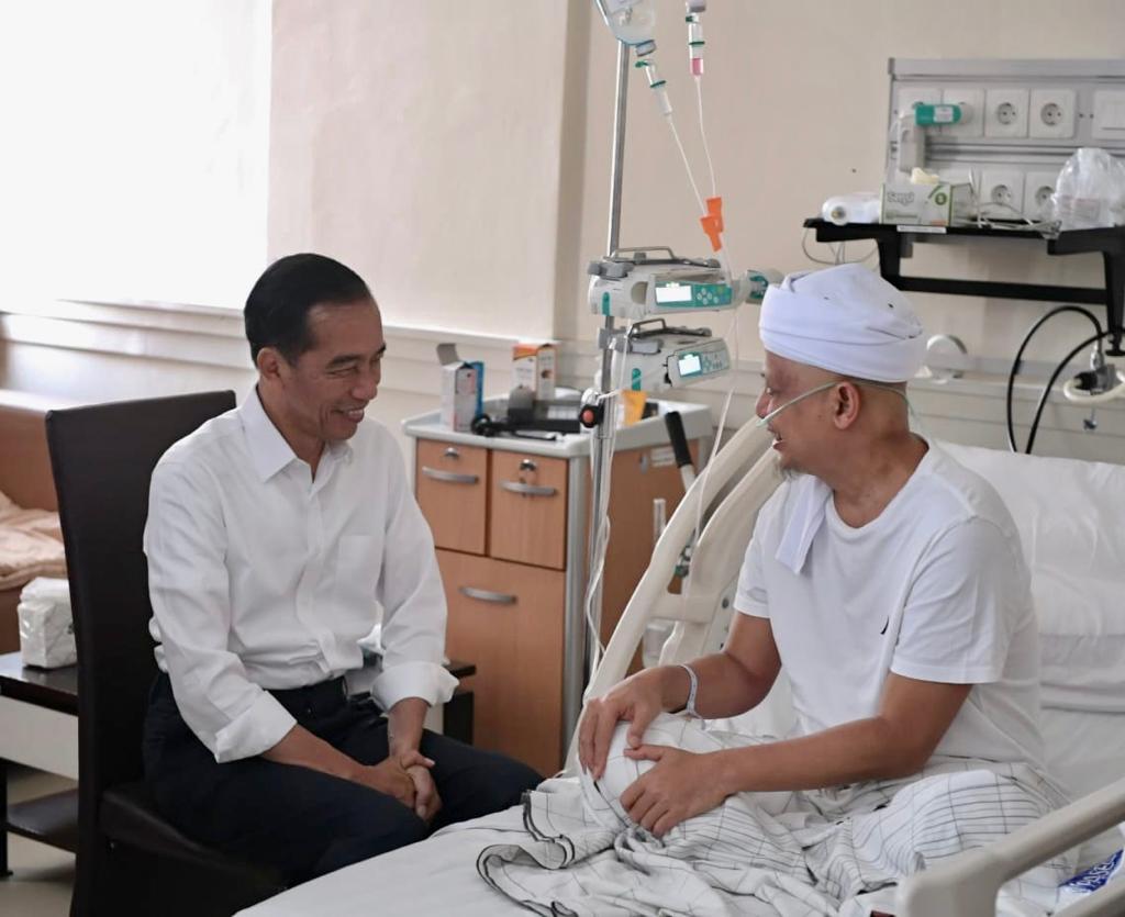 Ustadz Muhammad Arifin Ilham Dijenguk Presiden Di Paviliun Kencana RSCM ...