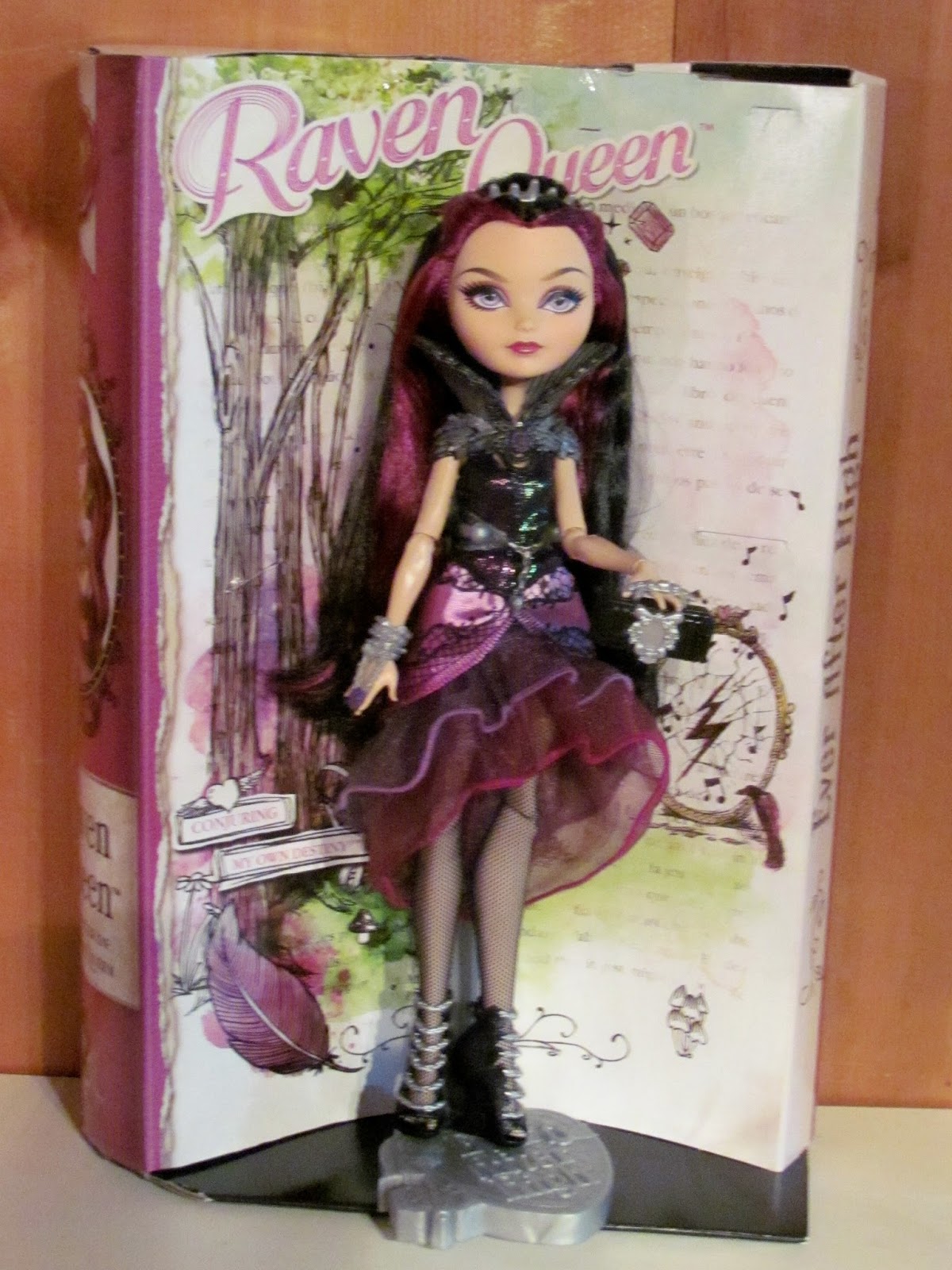 Dolls Within Pictures: Ever After High, Raven Queen Review