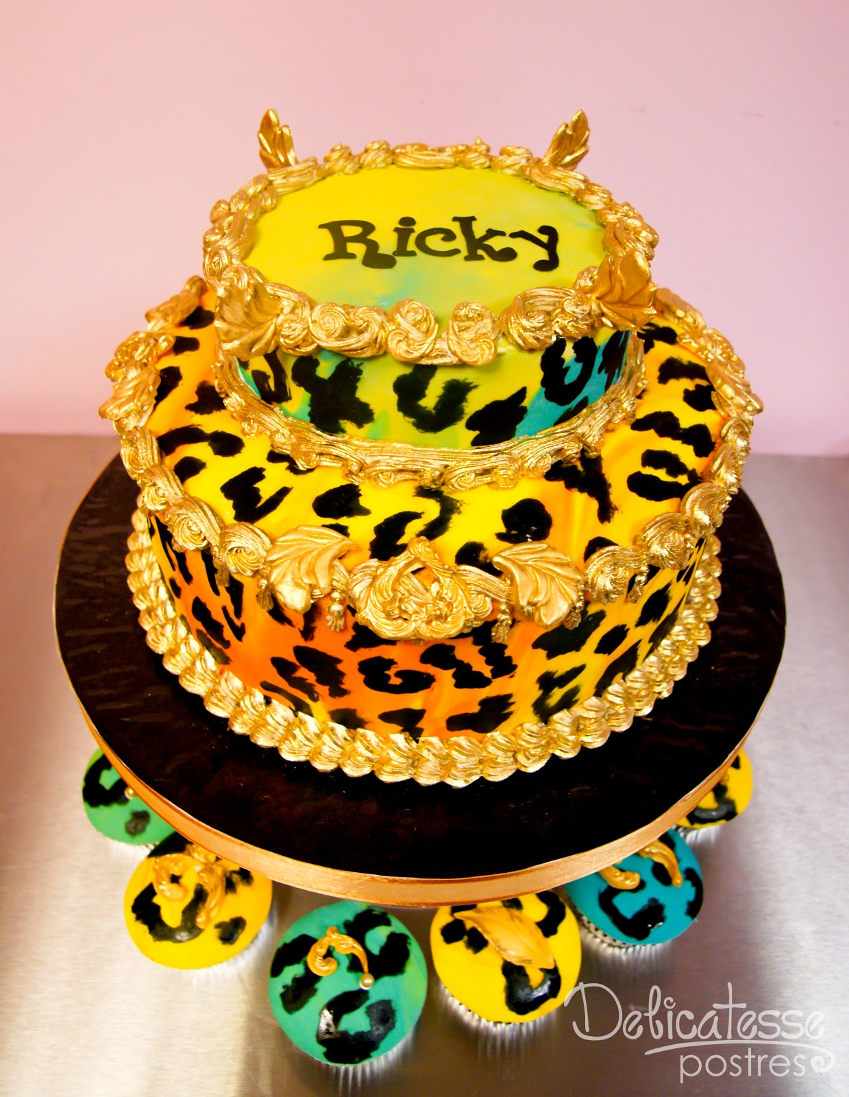Delicatesse Postres: Versace + Cakes = SO IN!