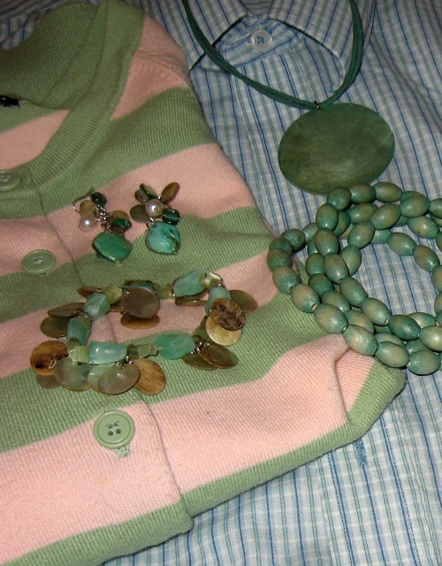 Dreamz~n~Wishz : Curled Collar and The Flying Nun