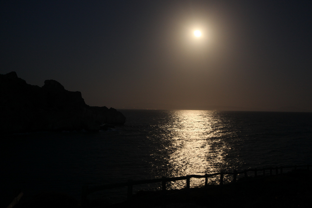 The passion of colors: full moon in Greece!