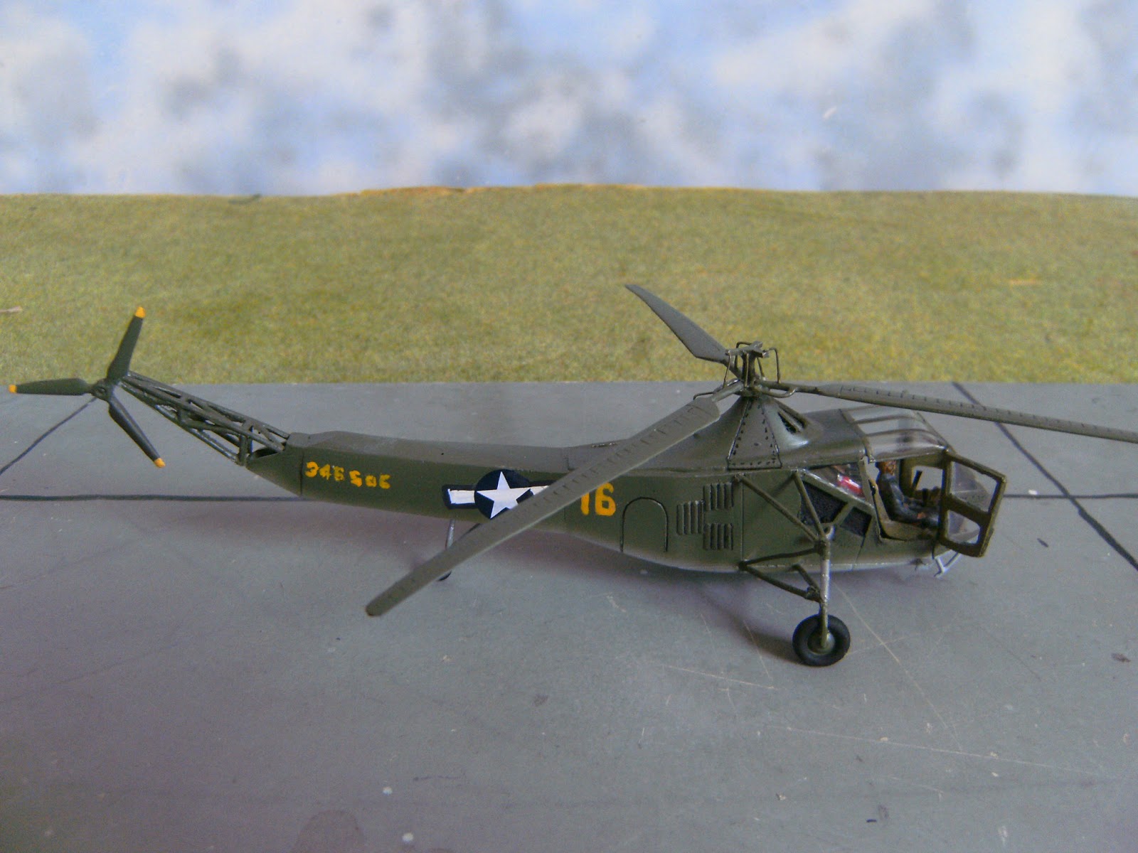 Happyscale-Modellbau: Sikorsky R-4 Hoverfly - aeromodell resin-kit 1/72