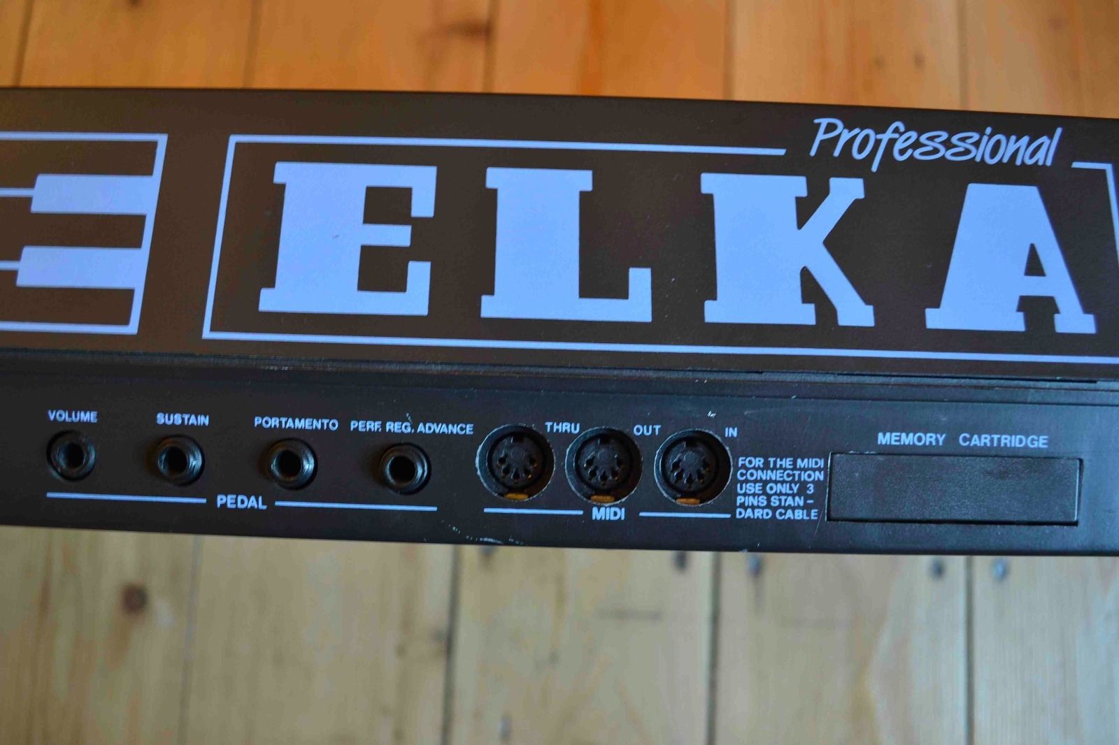 MATRIXSYNTH: Elka EK22 Analogue Polyphonic Programmable Synthesizer SN ...