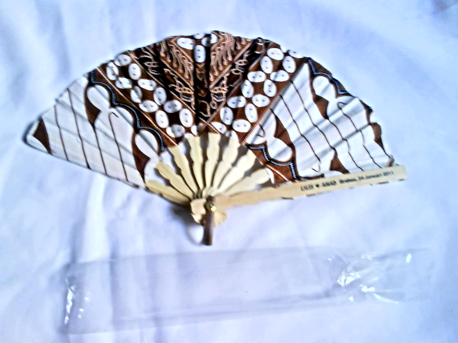 gaean indonesia: souvenir kipas batik