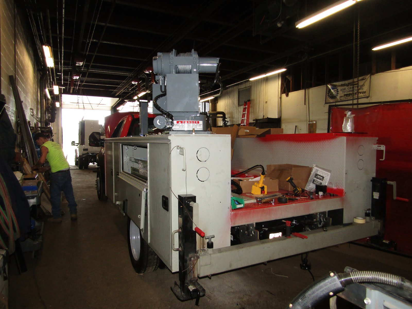 Commercial Truck Success Blog: The State of Maine gets a New Red Crane ...