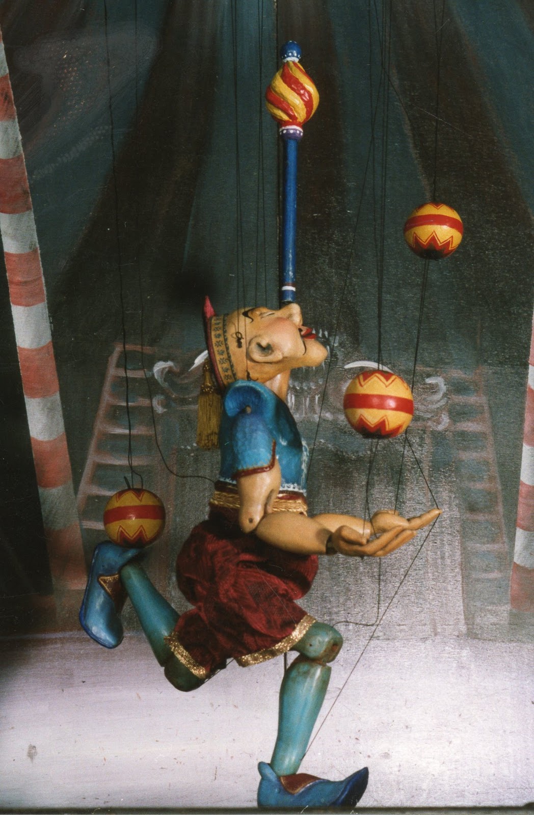 Dioramas and Clever Things: New Yorkers! Wooden Circus this Sunday
