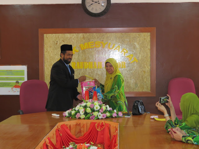 SMK AGAMA MELOR: Lawatan SMKA Matang 2 Kuching