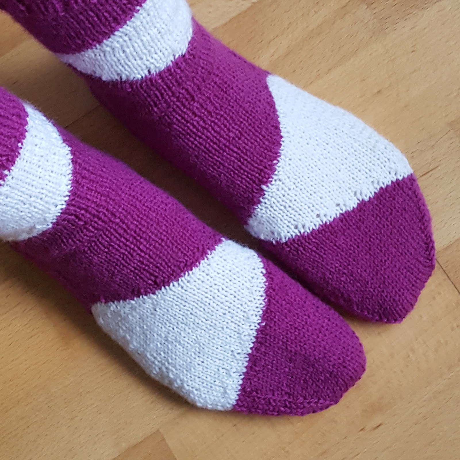 Knitting And So On Klecks Socks knitting-and-so-on-klecks-socks