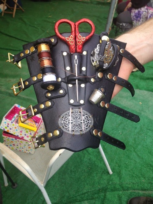 Permelia's Adventures in Costuming and Habberdashery: Steamstress Bracer