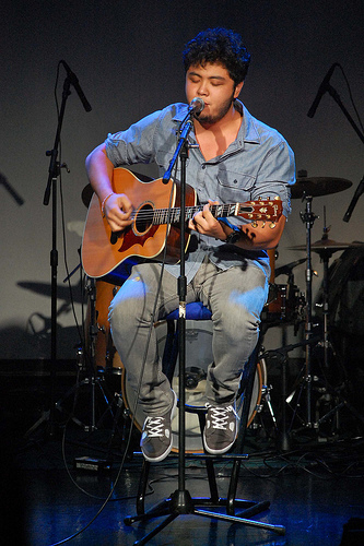 Robin Nievera Strikes On His Own And Refuses To Be Under His More ...