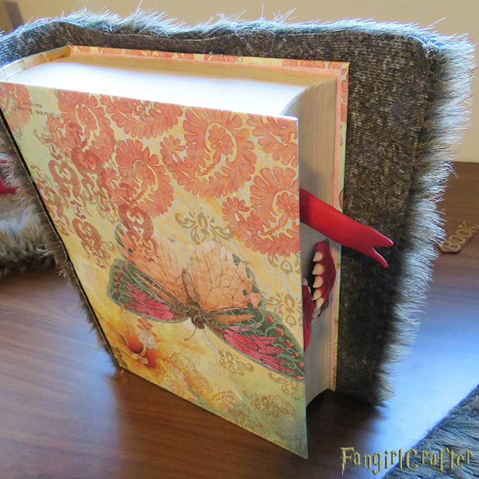 The Fangirl Crafter: Monster Storage Book of Monsters