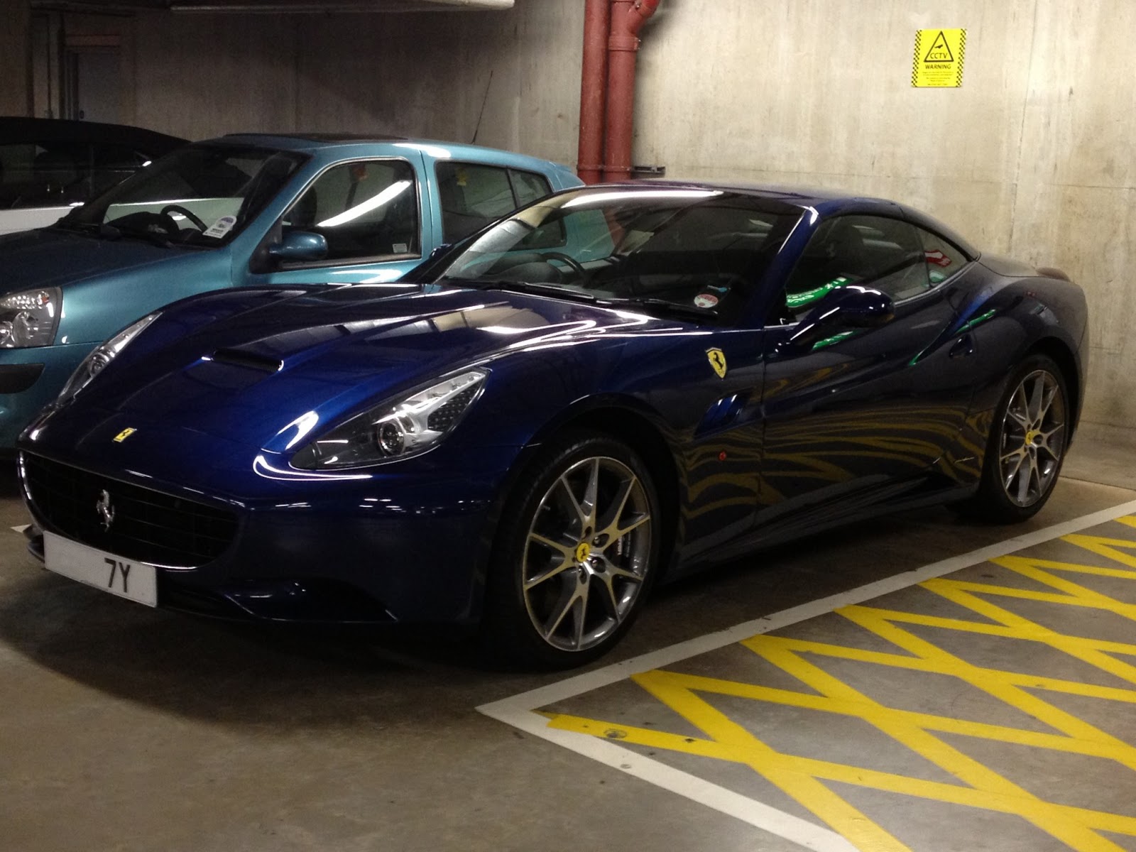 Dream Car Spotter: Ferrari California Blue