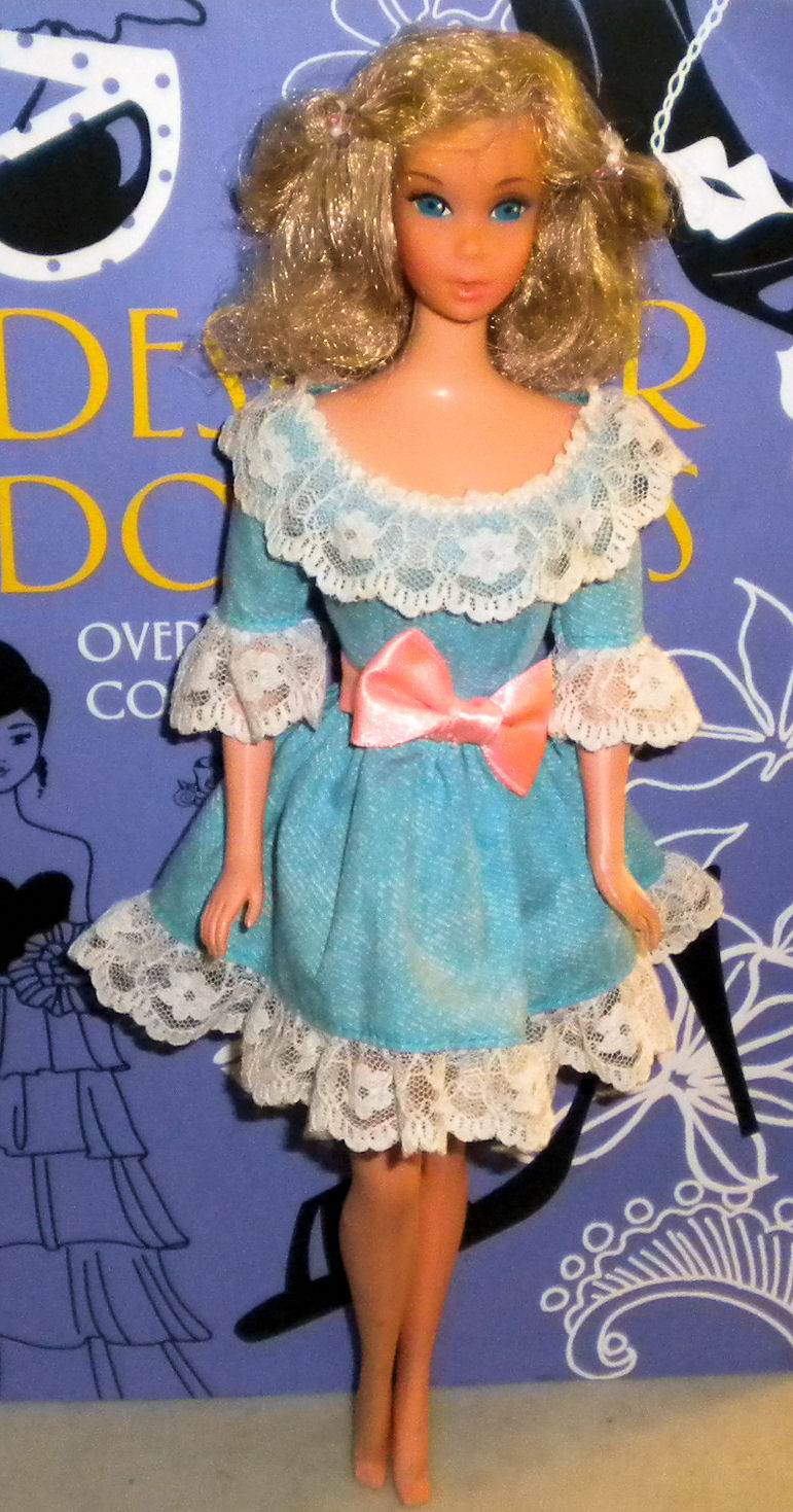 DorrieBelle's Doll Diaries: Standing on her own two feet once more ...