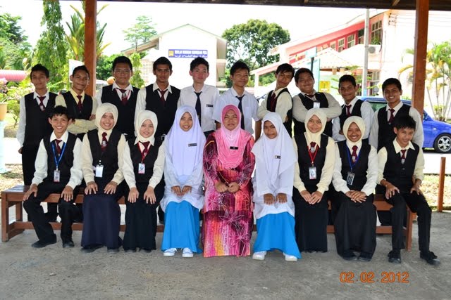 Little Cat: SMK Pusa, Betong.: 5S1 2012: Kenangan terakhir bersama ...