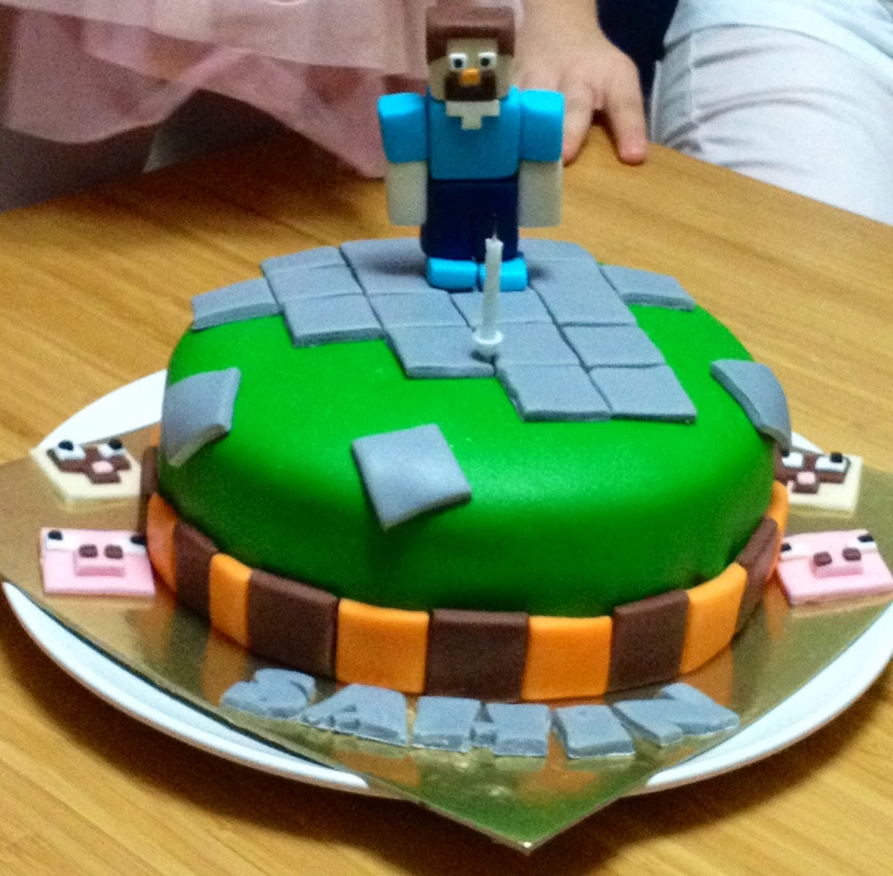 Niluferscakeshop: Çocukların yeni tutkusu Minecraft Pasta!