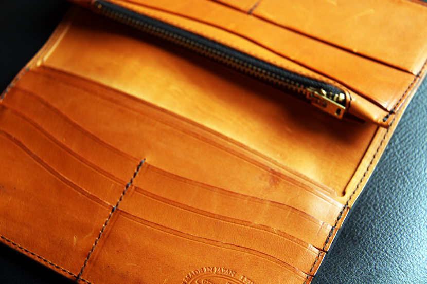 NEILLAGE: CALEE EMBOSSING LEATHER LONG WALLET
