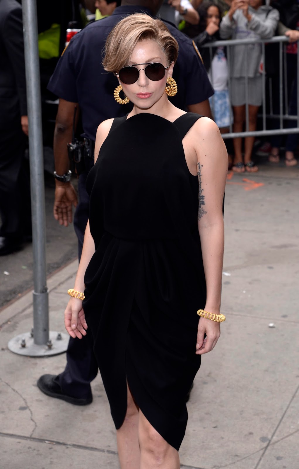 Lady Gaga Leaves Good Morning America - Little Monsters Official