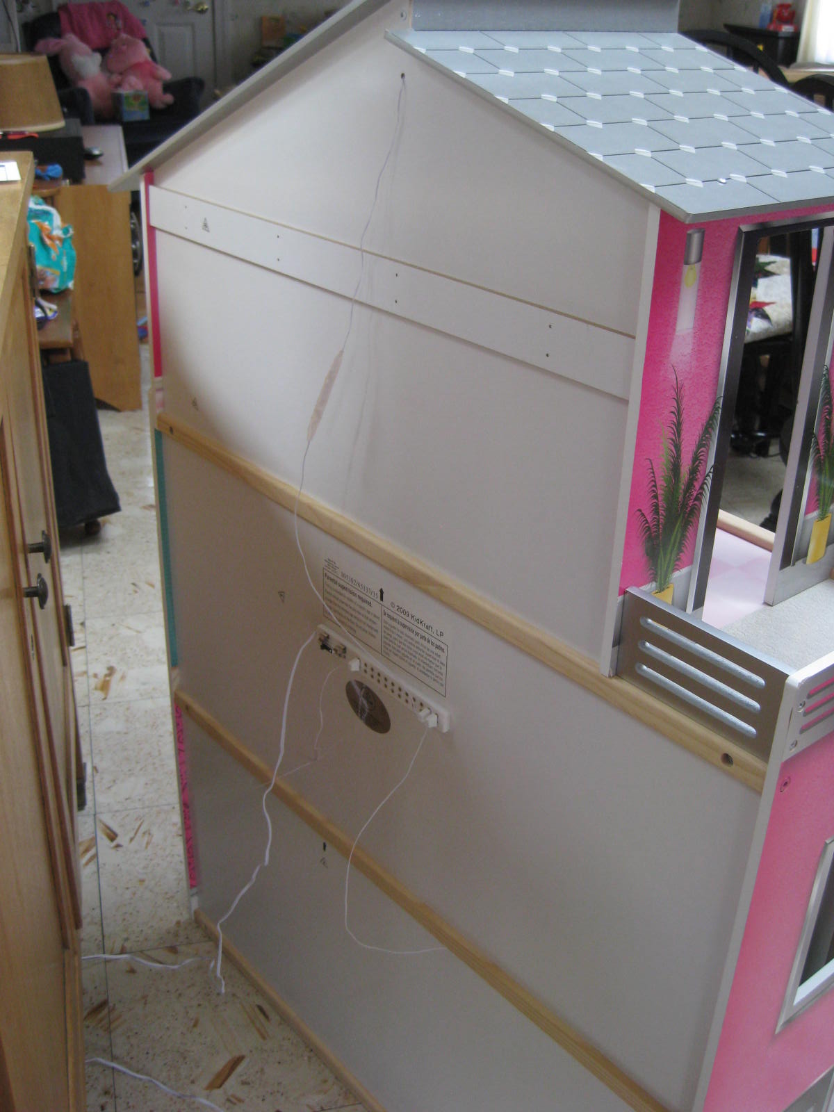 large and in charge: Tutorial: Simplest way to electrify a dollhouse