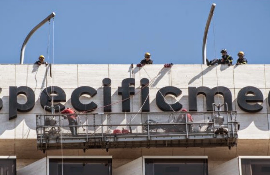 Robinson-Solutions Professional Window Cleaning: Window Washers Hand ...