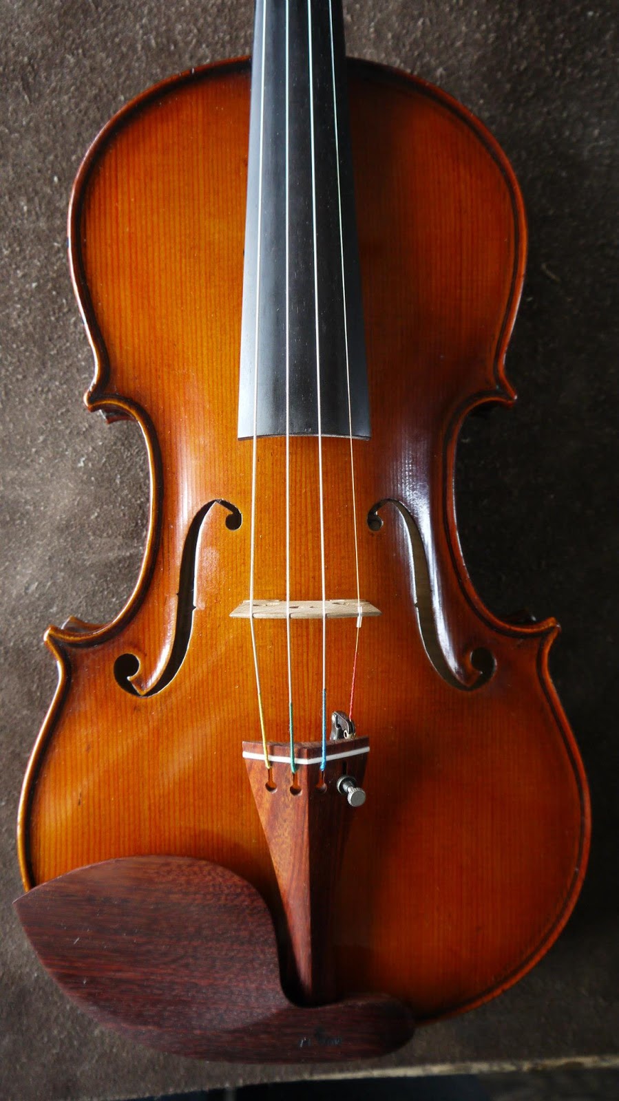 José Serna Luthier : Violín modelo J.E. Serna año 2010