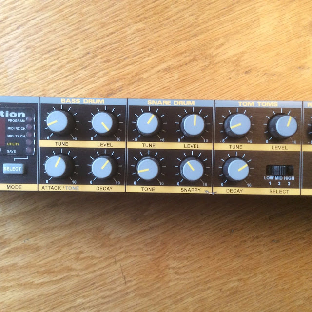 MATRIXSYNTH: Novation Drum Station - 808 909 Sounds in a 1U Rack