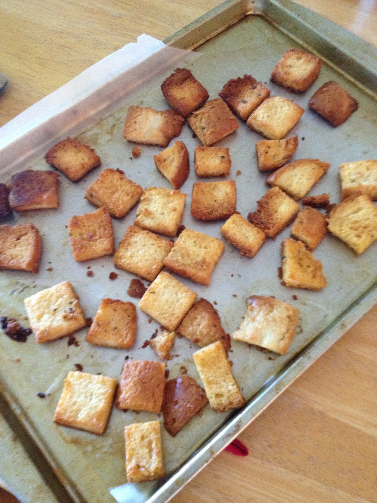 Small Town Sisters: Homemade Garlic Butter Croutons