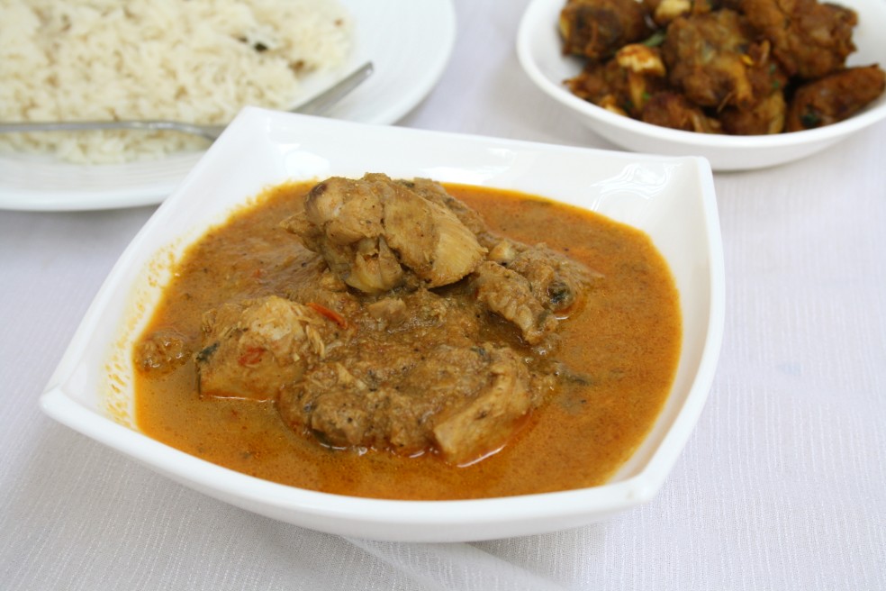 Ira Yummy Food: Chettinadu Chicken Curry Recipe ~ Weekend Cooking!