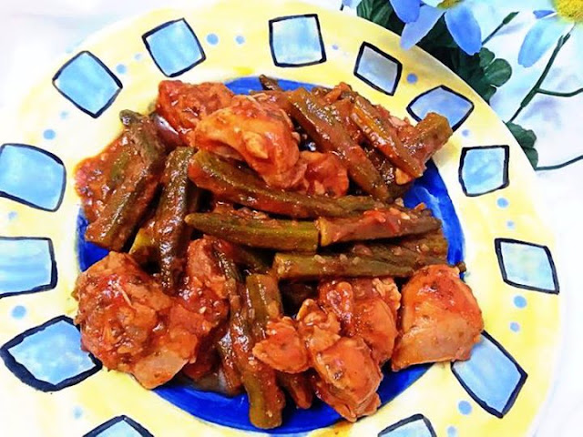 VARJACOM KROZ SVET: BAMIJA SA PILETINOM U PARADAJZU