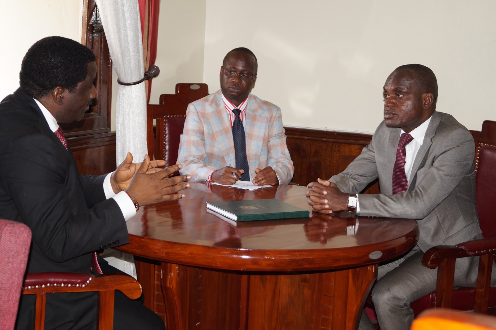 JUDICIARY OF TANZANIA: RAIS WA MAHAKAMA YA AFRIKA AMTEMBELEA KAIMU JAJI ...