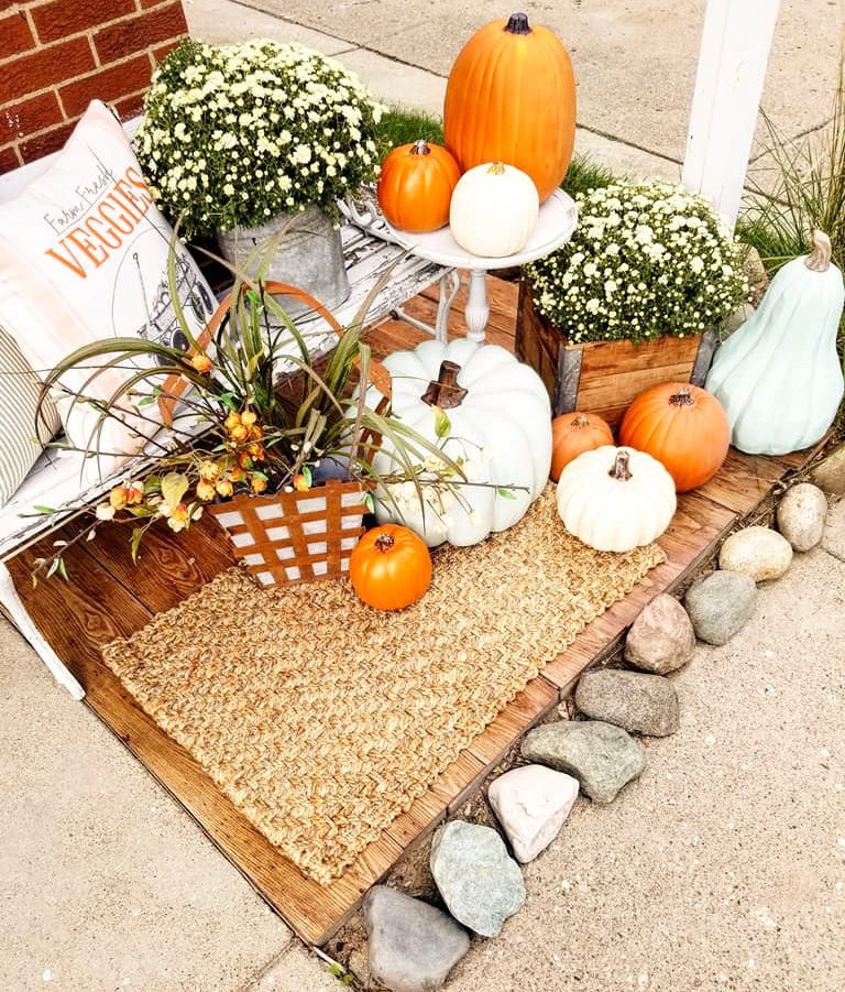 The Quaint Sanctuary: { Market Fresh Fall Porch Decor }