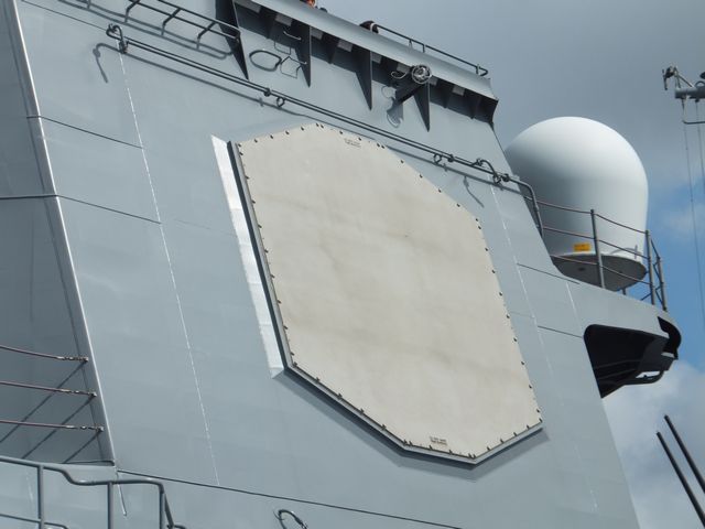 Royal Australian Navy Commissions HMAS Brisbane (III) (DDG 41)