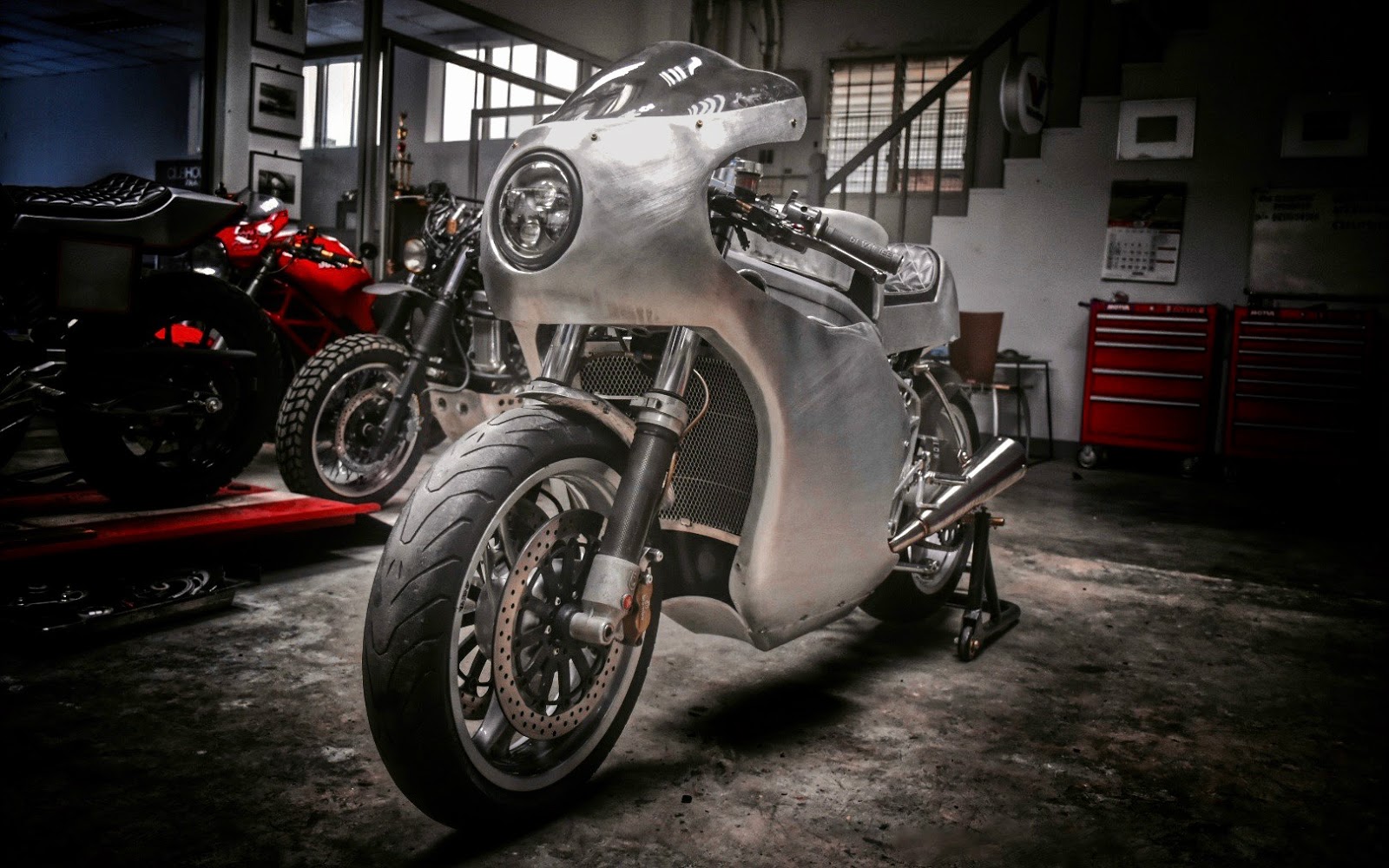 Thai racer, Italian made... - Inazuma café racer