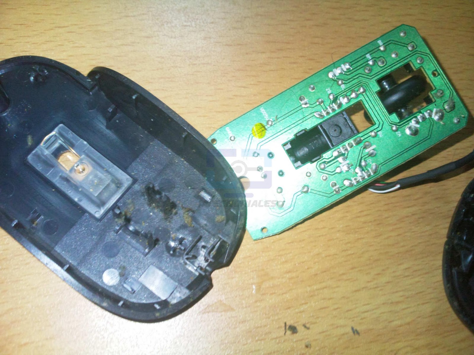 Como limpiar un mouse (con desarmado)