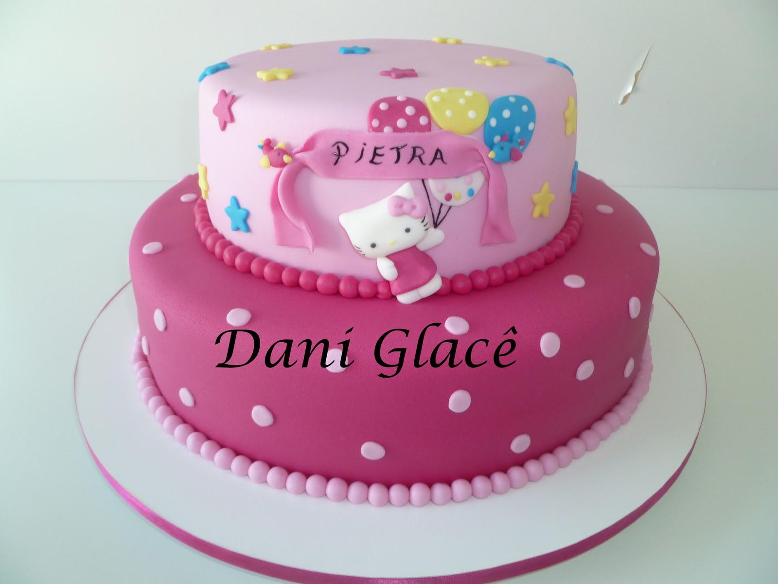 Dani Glacê Bolos Artísticos: Bolo Hello Kitty