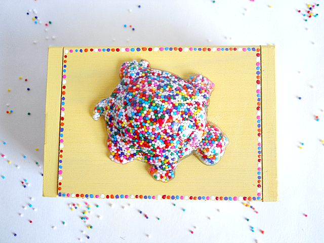 Resin Sprinkle Box DIY - Running With A Glue Gun