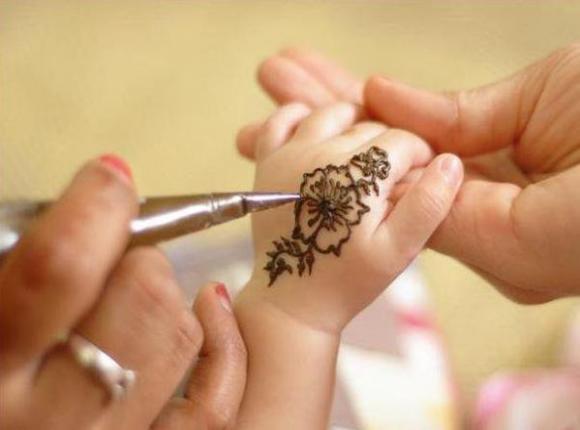 LATEST MEHNDI DESIGNS: CUTE BABIES MEHNDI DESIGNS
