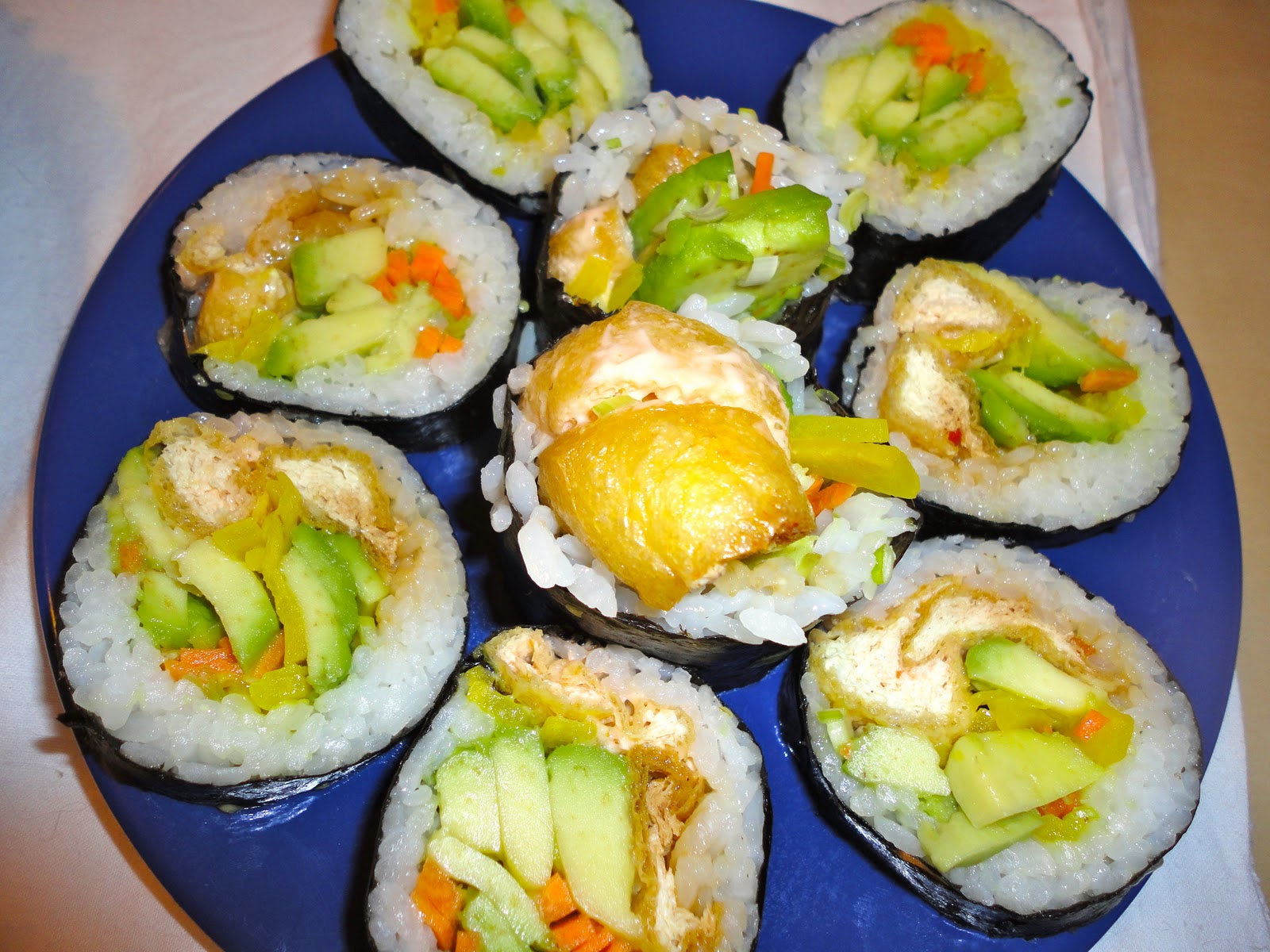 QUATRE GATS VEGAN KITCHEN: Veggie Maki (Sushi Rolls)