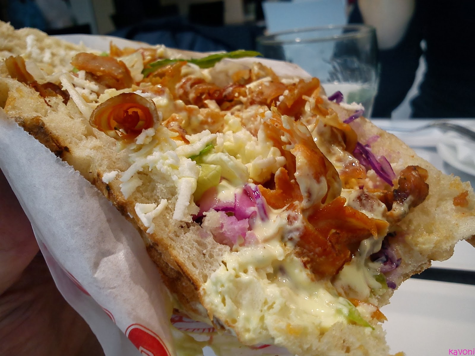 kavoniho žrádlo: Kebab do chleba se sýrem, Arena Kebab