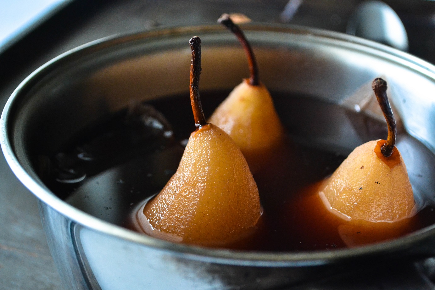 Greedy Girl : Tea poached pears in chocolate sauce