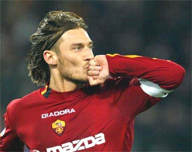 Beautiful Football: Francesco Totti, Alpha wolf in Roma